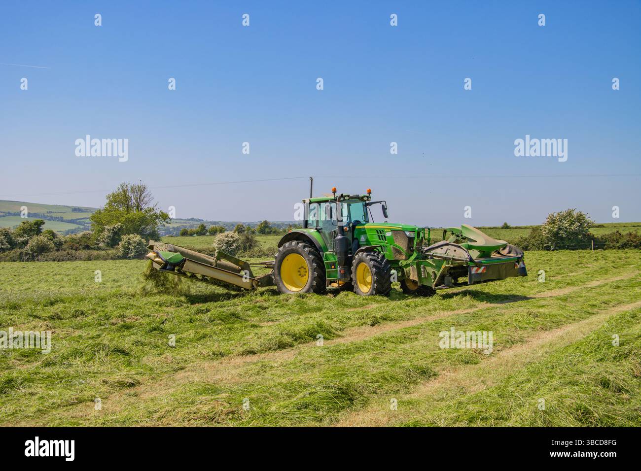 Silage 2025, Kieran Crowley Agri, Ballinadee seen chopping grass at ...