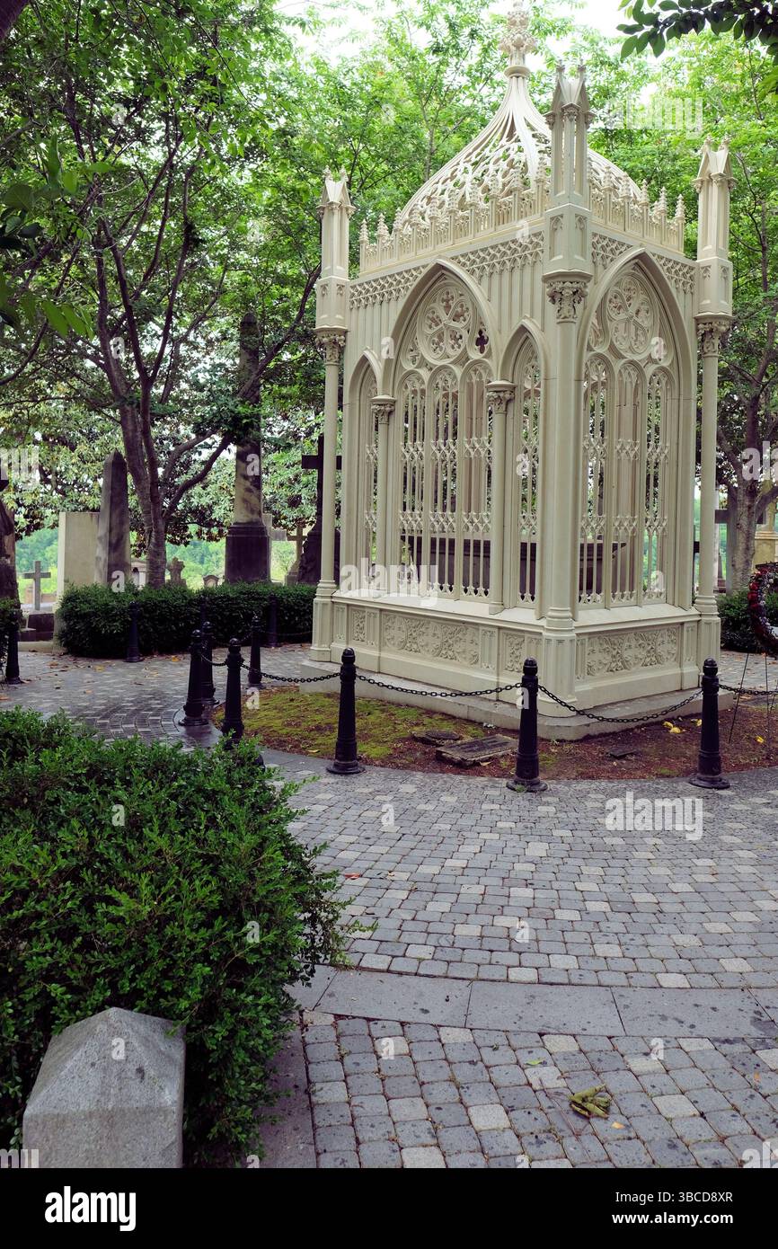 US President James Monroe tomb and burial place in Hollywood Cemetery ...