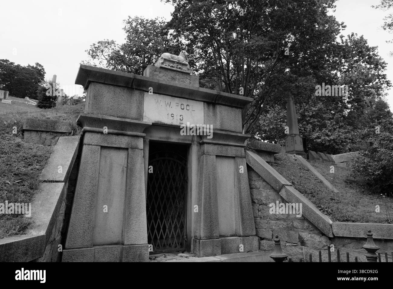 Tomb of WW Pool, subject the Richmond Vampire (or Hollywood Vampire ...