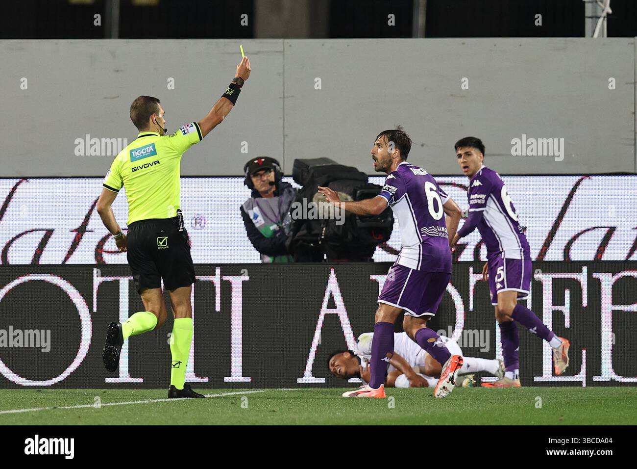 Luca Zufferli (Referee)Luca Ranieri (Fiorentina)Dan Ndoye (Bologna ...