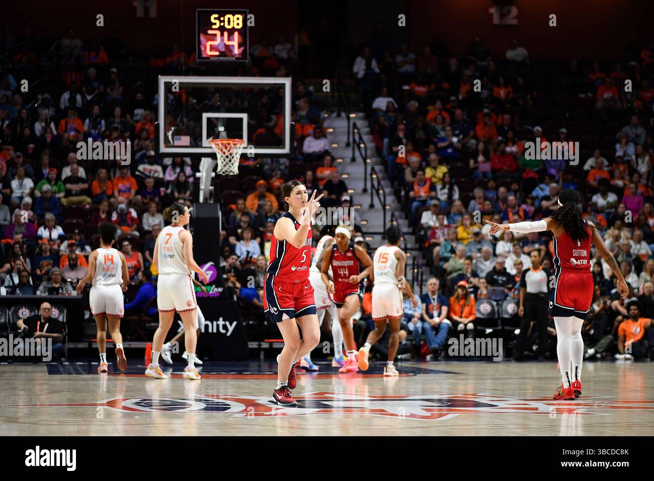 UNCASVILLE, CT - MAY 18: Washington Mystics guard Jade Melbourne (5 ...