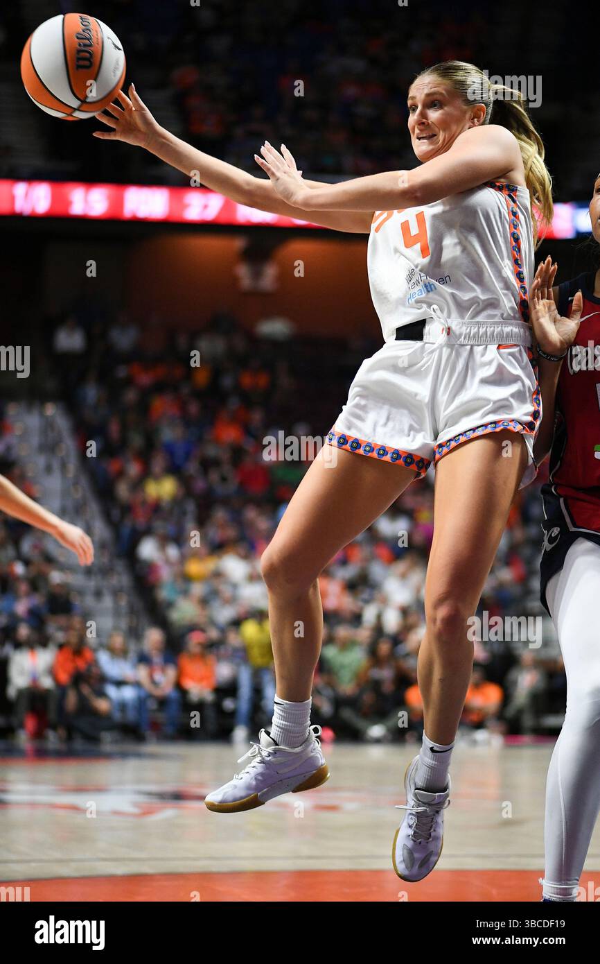 UNCASVILLE, CT - MAY 18: Connecticut Sun guard Jacy Sheldon (4) passes ...