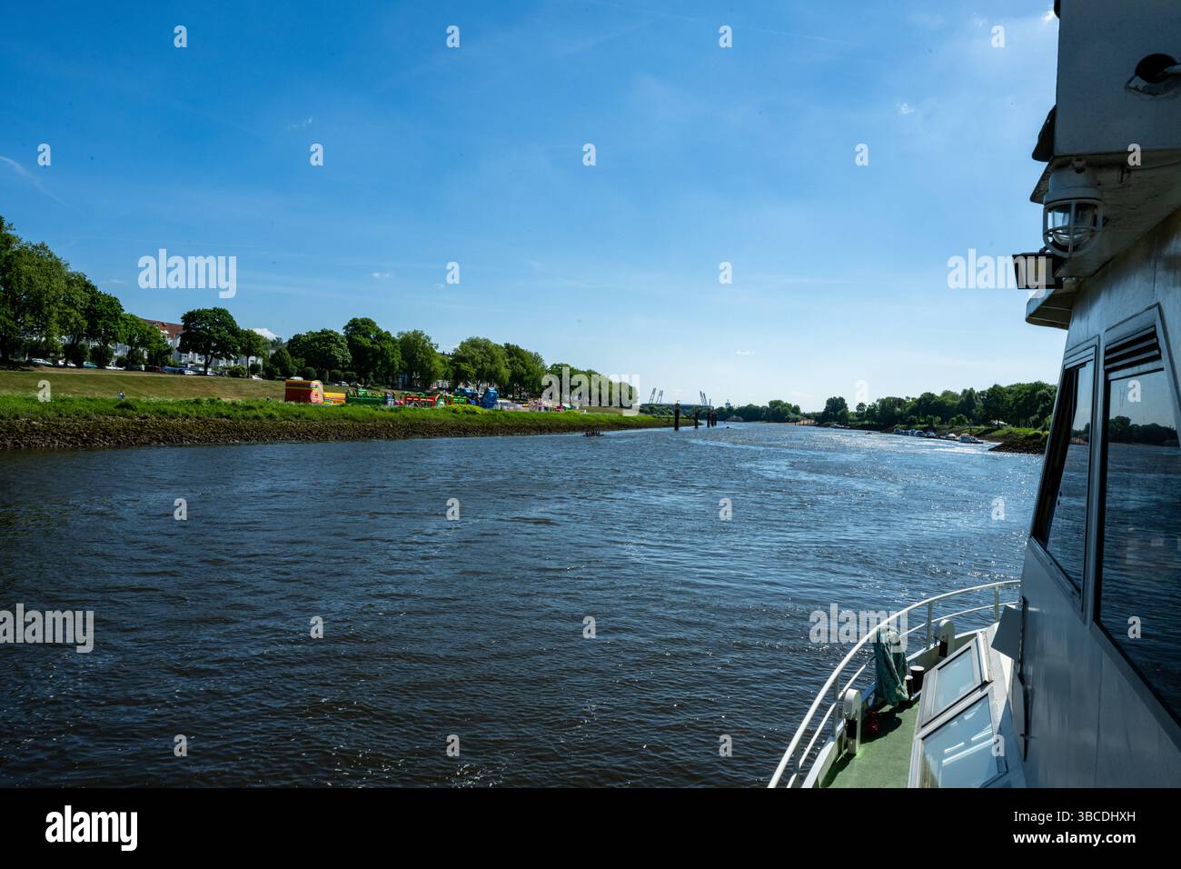 Bremen, Schiff MS Senator, ehemalige Senatsbarkasse, auf der Weser 11. ...