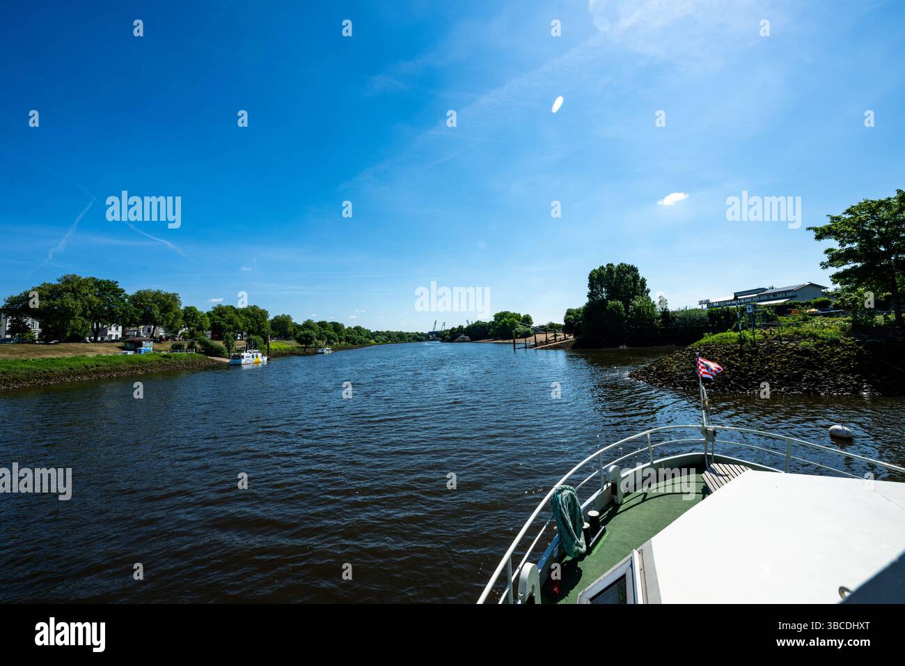 Bremen, Schiff MS Senator, ehemalige Senatsbarkasse, auf der Weser 11. ...