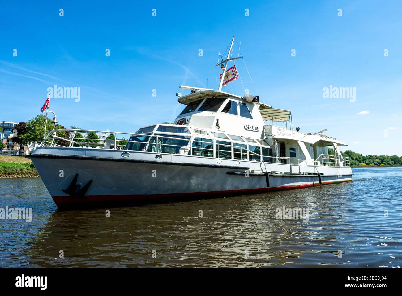 Bremen, Schiff MS Senator, ehemalige Senatsbarkasse, auf der Weser 11. ...