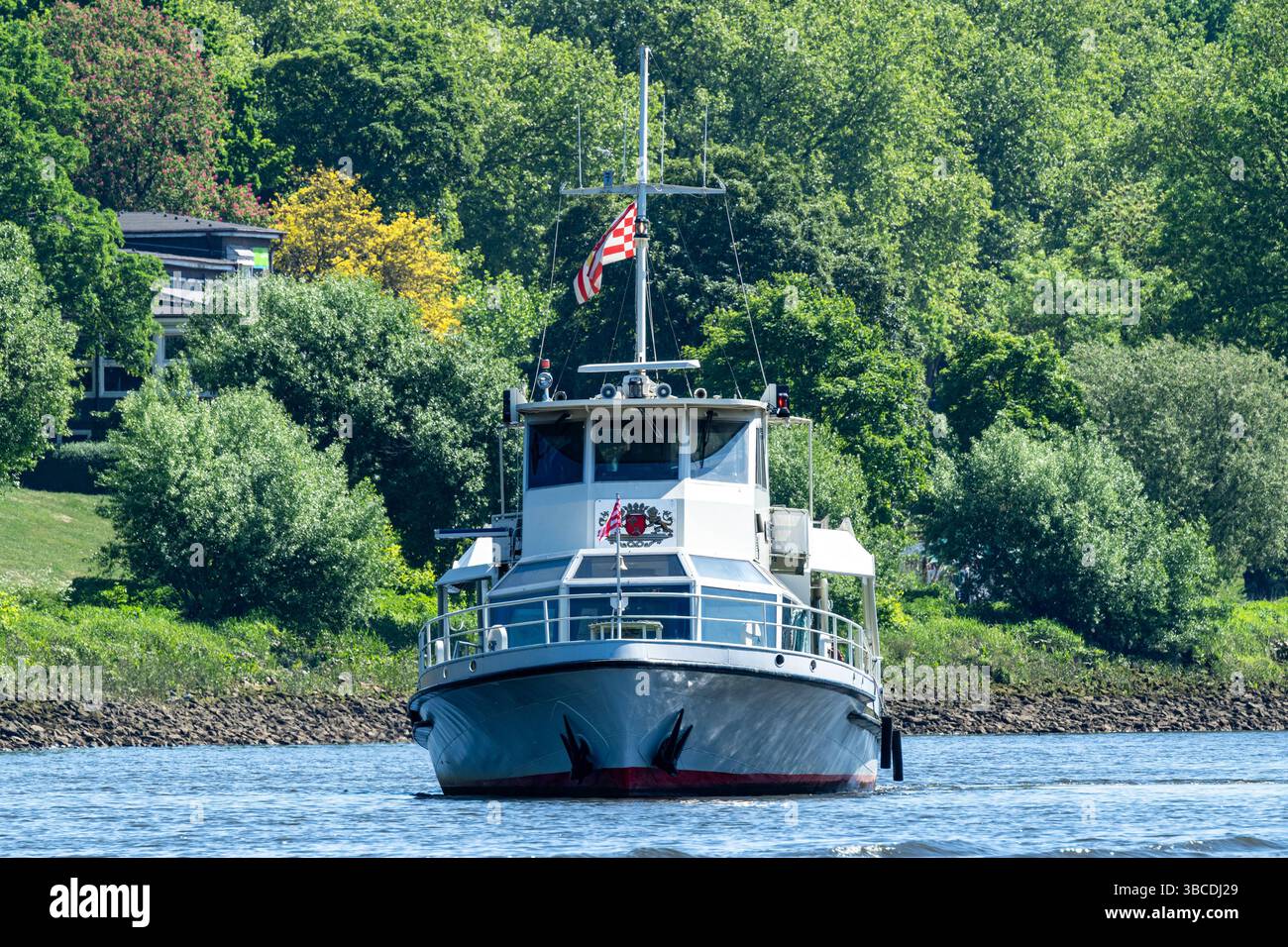 Bremen, Schiff MS Senator, ehemalige Senatsbarkasse, auf der Weser 11. ...
