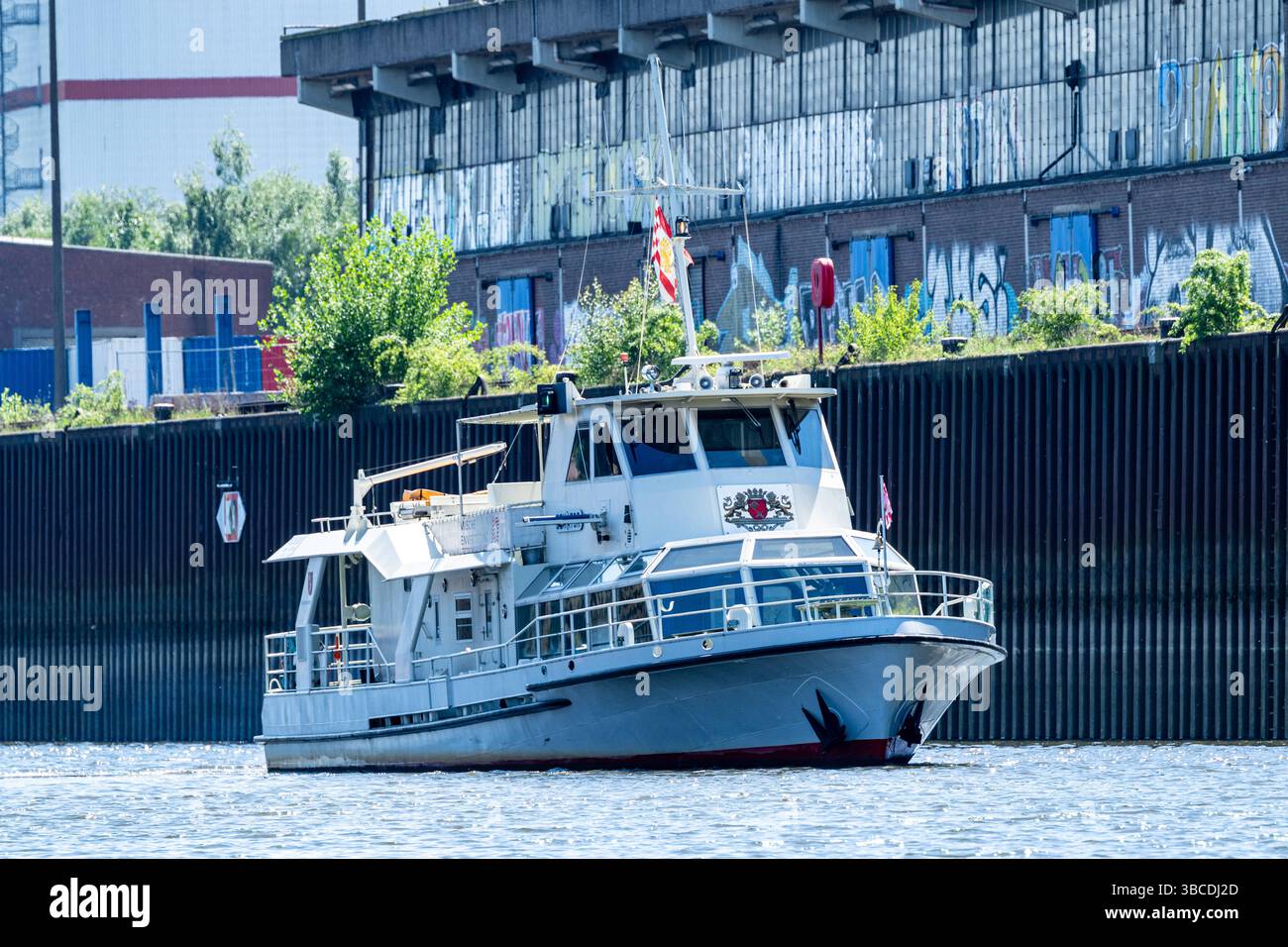 Bremen, Schiff MS Senator, ehemalige Senatsbarkasse, auf der Weser 11. ...