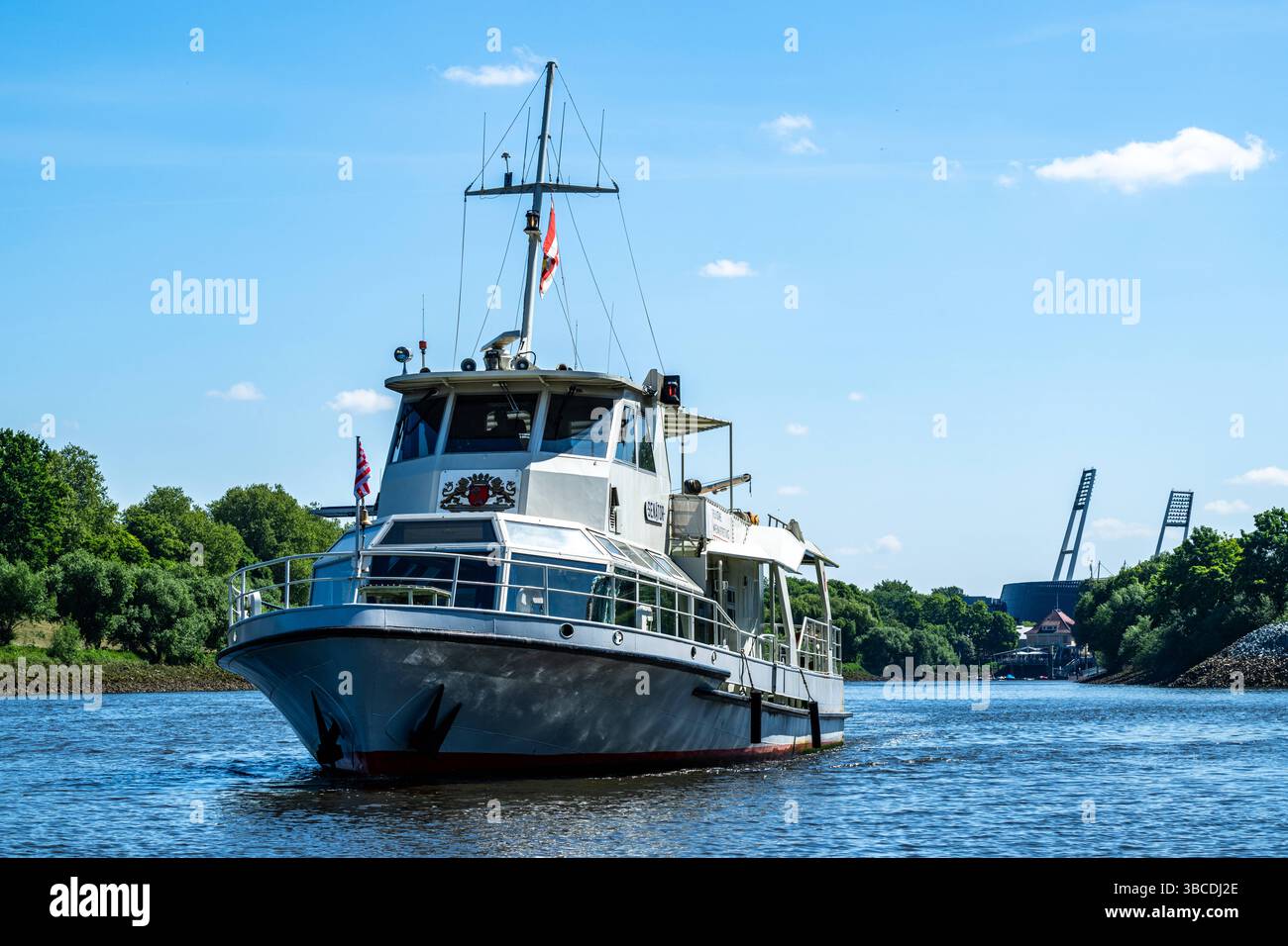 Bremen, Schiff MS Senator, ehemalige Senatsbarkasse, auf der Weser 11. ...