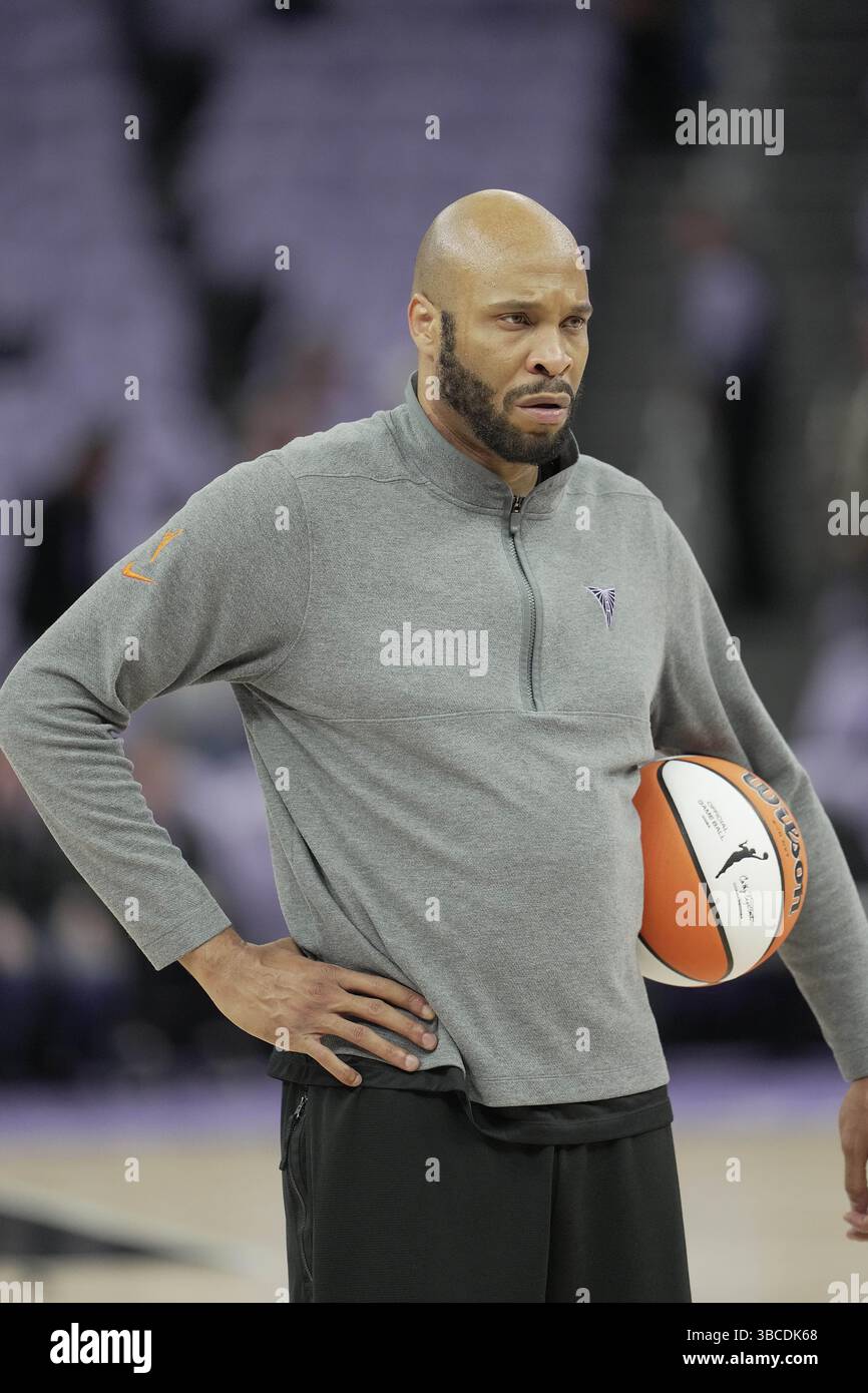 Golden State Valkyries assistant coach Kasib Powell during pregame ...