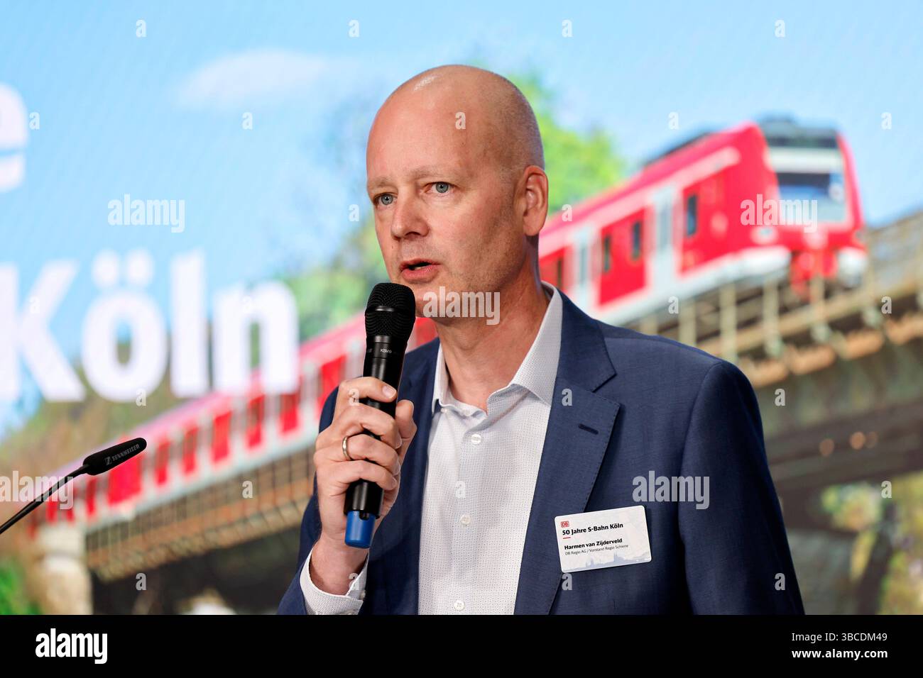 DB Regio-Vorstand Harmen van Zijderveld bei den Feierlichkeiten zu 50 ...