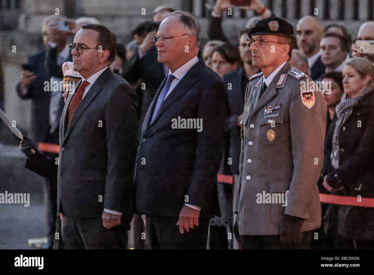 Bundeswehr Serenade zu Ehren von Ministerpräsident Stephan Weil v.l.n.r ...