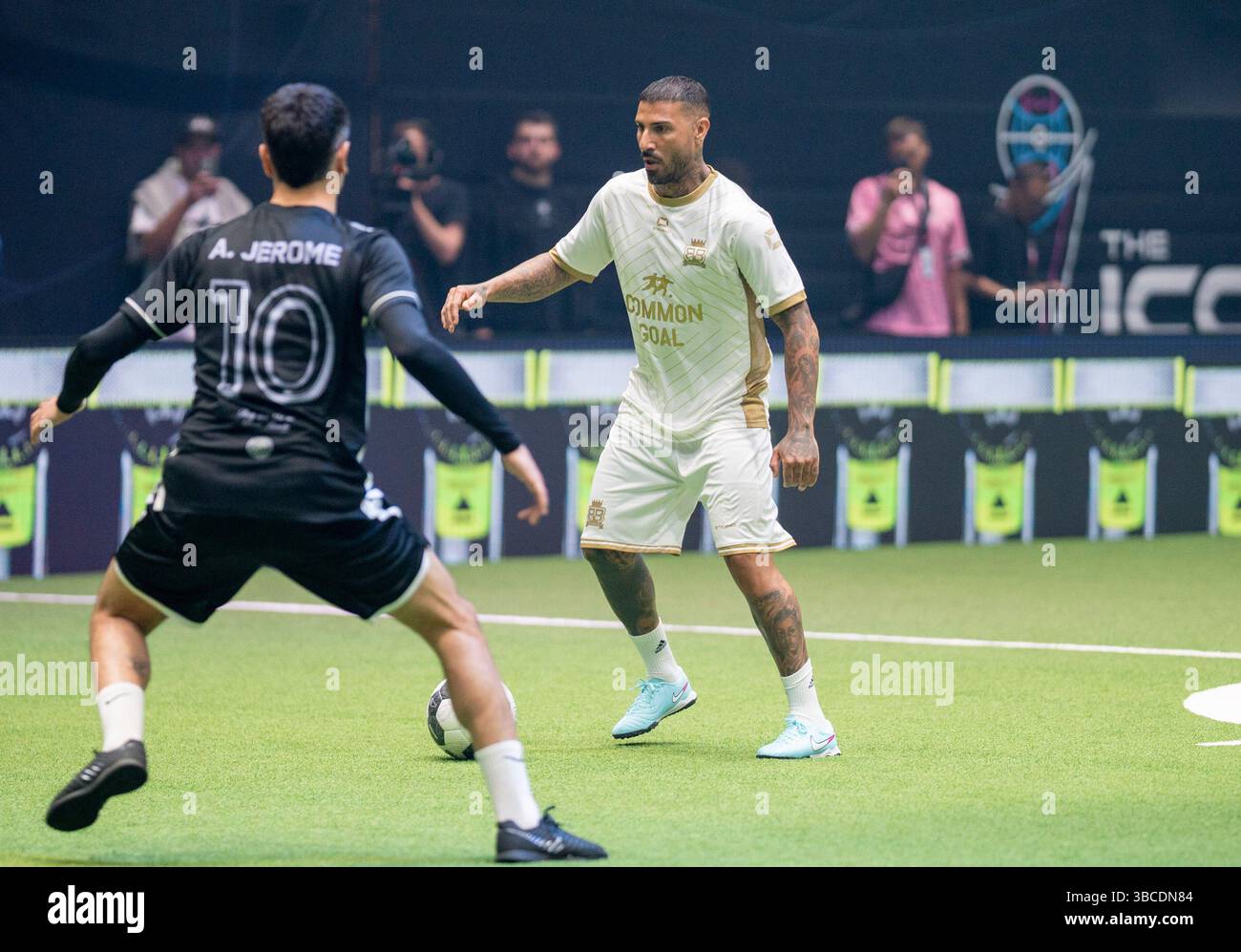 Ricardo Quaresma für das Team B2B United, Ausrüster von diesem Team ist ...