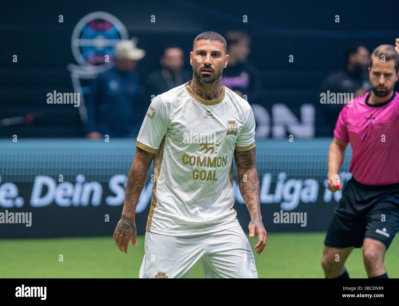 Ricardo Quaresma für das Team B2B United, Ausrüster von diesem Team ist ...
