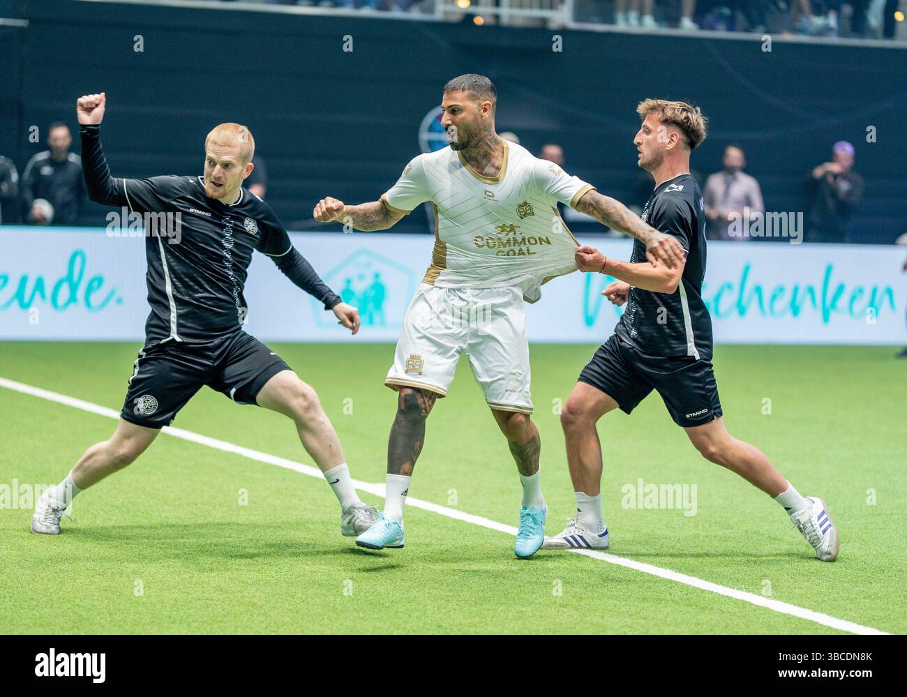 Ricardo Quaresma für das Team B2B United, Ausrüster von diesem Team ist ...