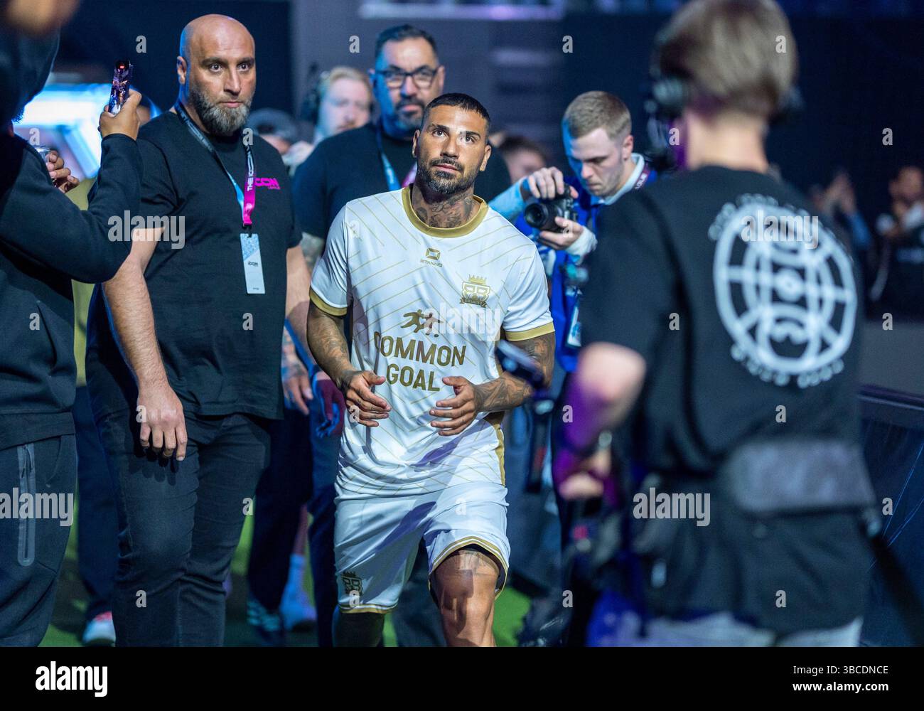 Ricardo Quaresma für das Team B2B United, Ausrüster von diesem Team ist ...