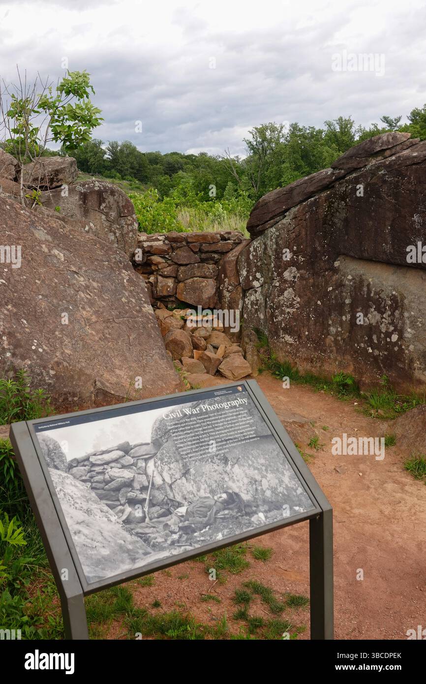 USA Pennsylvania Gettysburg National Military Park Devil's Den a rocky ...