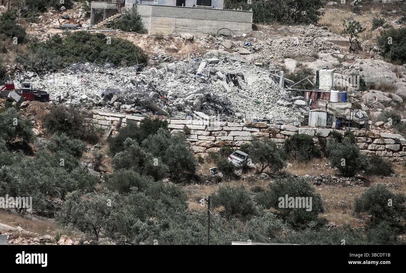 Salfit, Palestine. 19th May, 2025. A Palestinian home seen destroyed on ...
