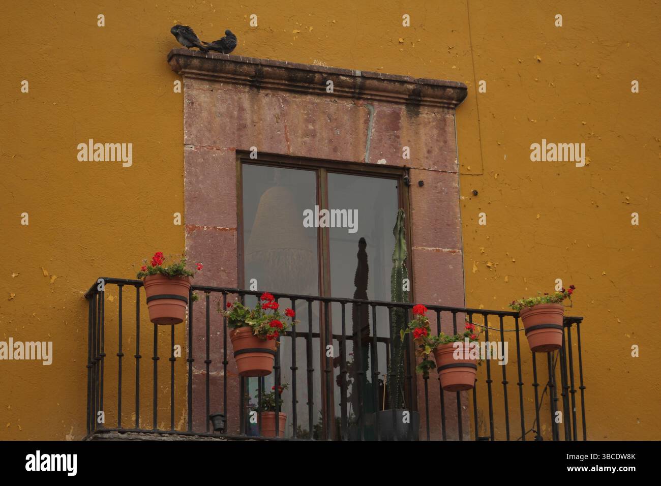 Colorful balcony mexico hi-res stock photography and images - Alamy
