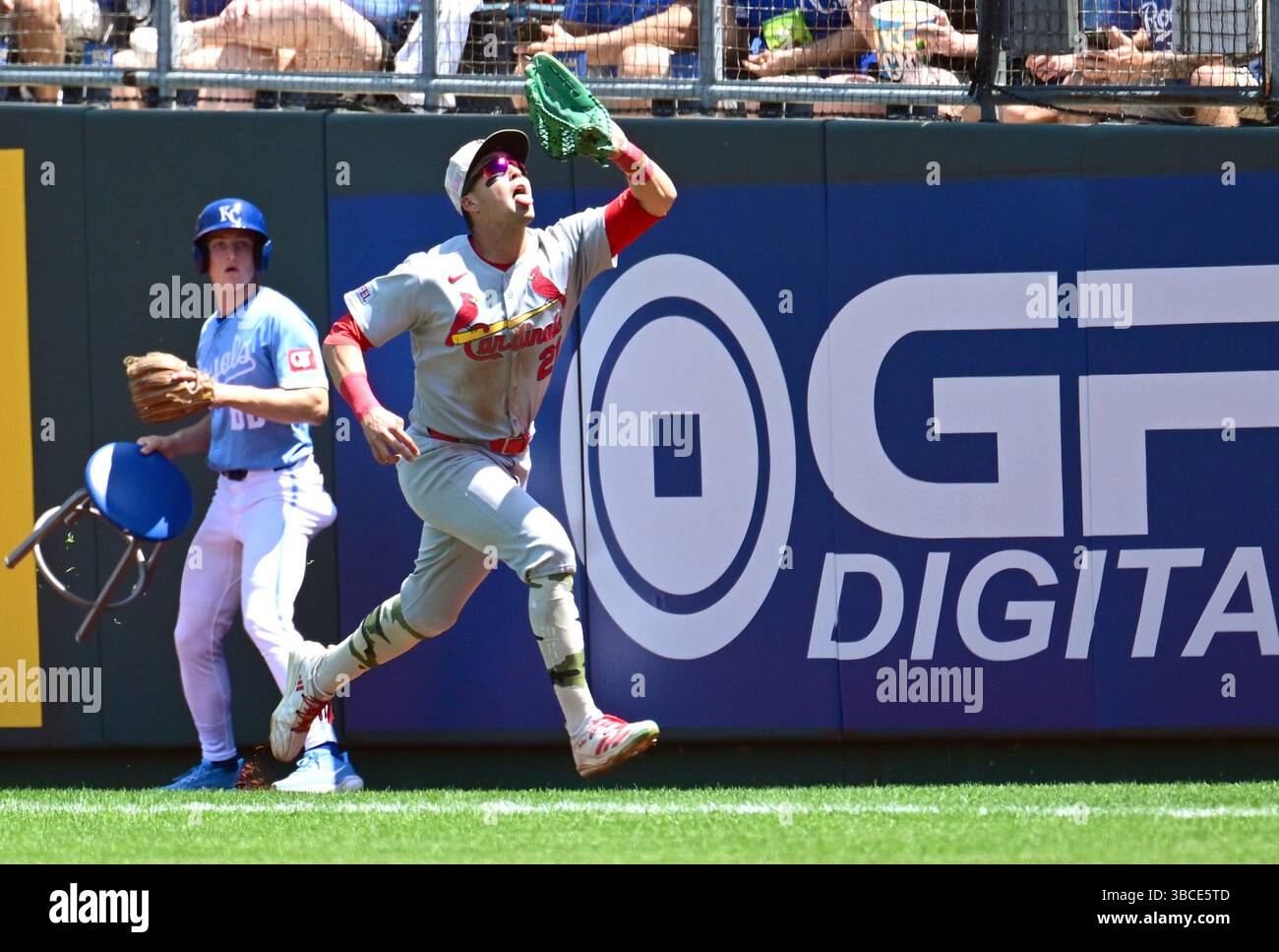 KANSAS CITY, MO - MAY 18: St. Louis Cardinals left fielder Lars ...
