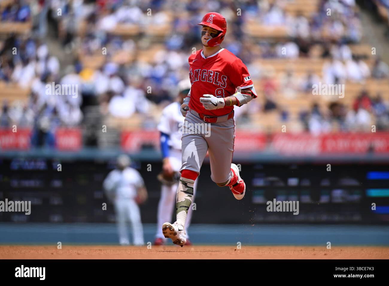 LOS ANGELES, CA - MAY 18: Los Angeles Angels shortstop Zach Neto (9 ...