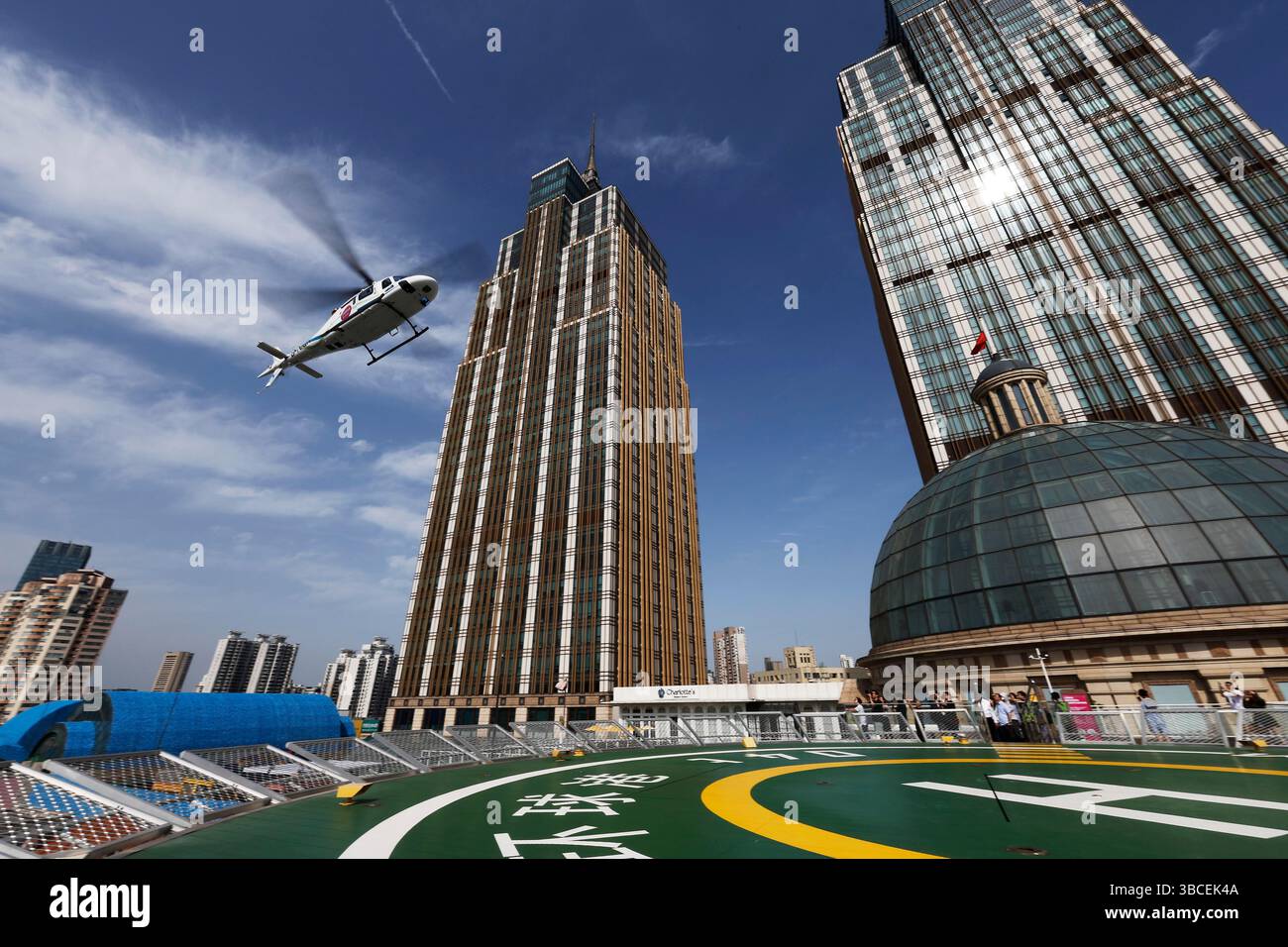 Customized low altitude sightseeing route hi-res stock photography and ...