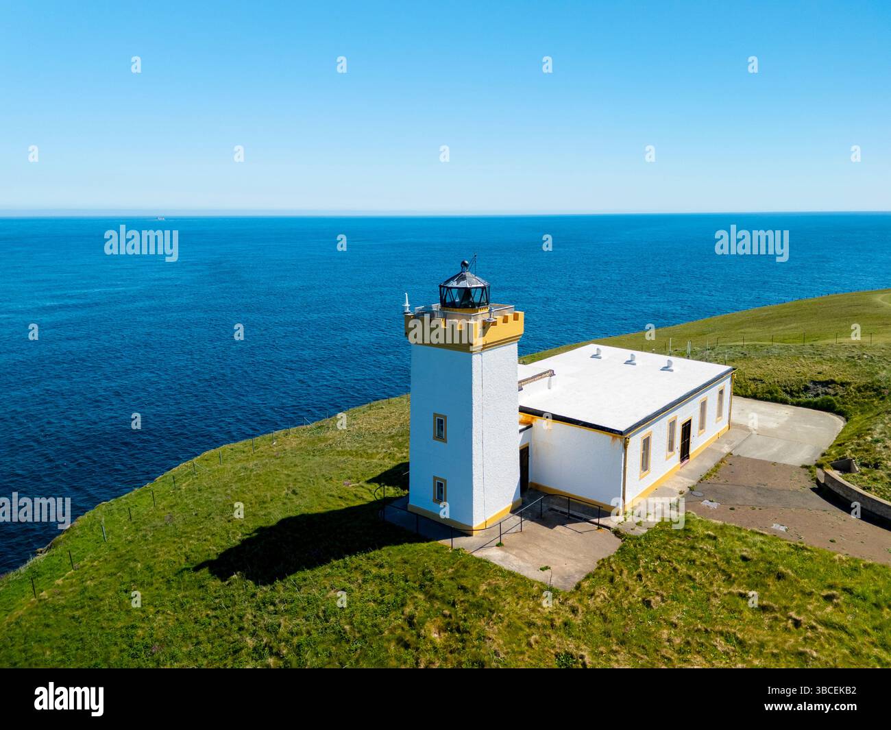Aerial view of lighthouse at Duncansby Head lighthouse, Caithness ...