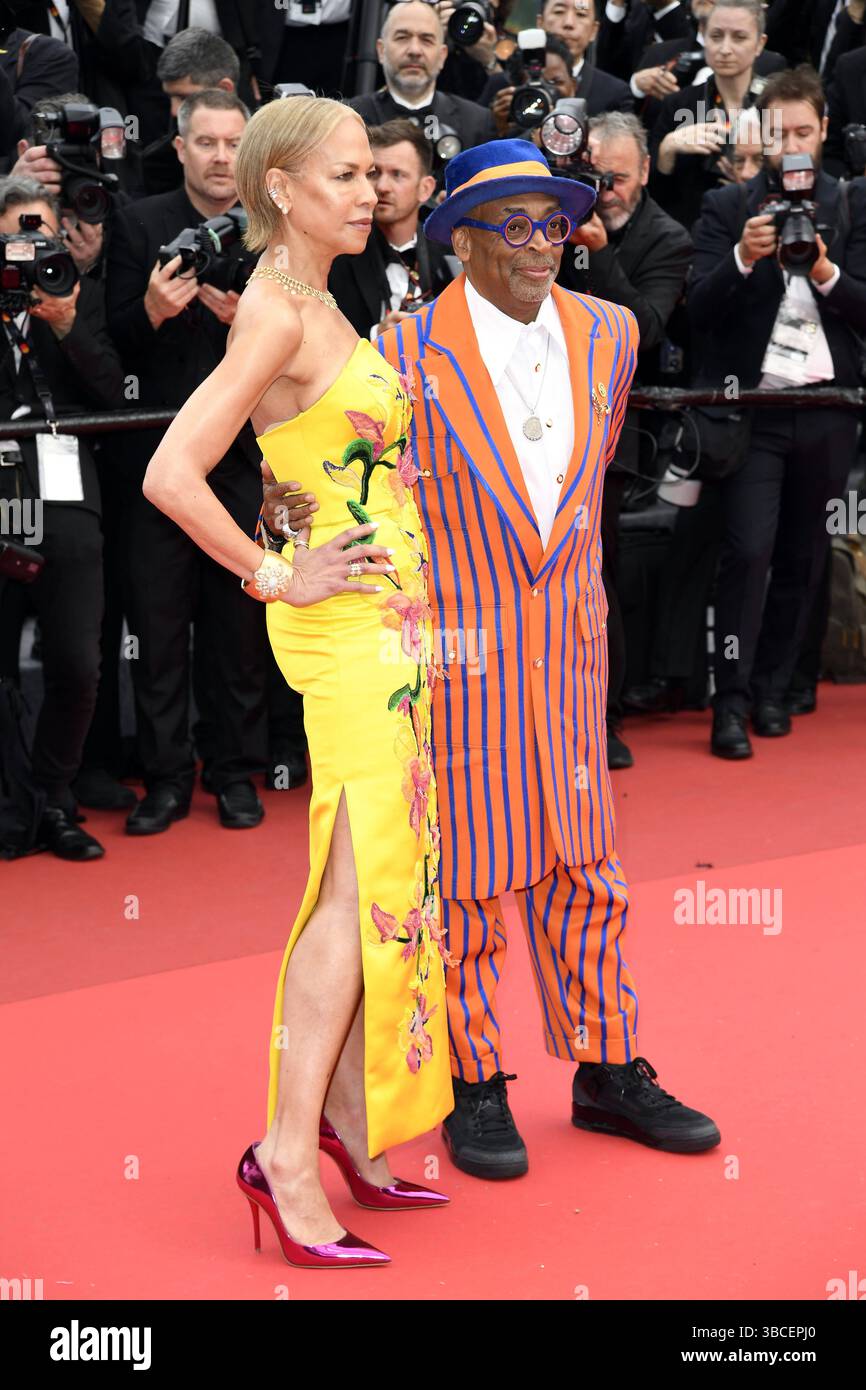 Spike Lee mit Ehefrau Tonya Lewis Lee bei der Highest 2 Lowest Premiere ...
