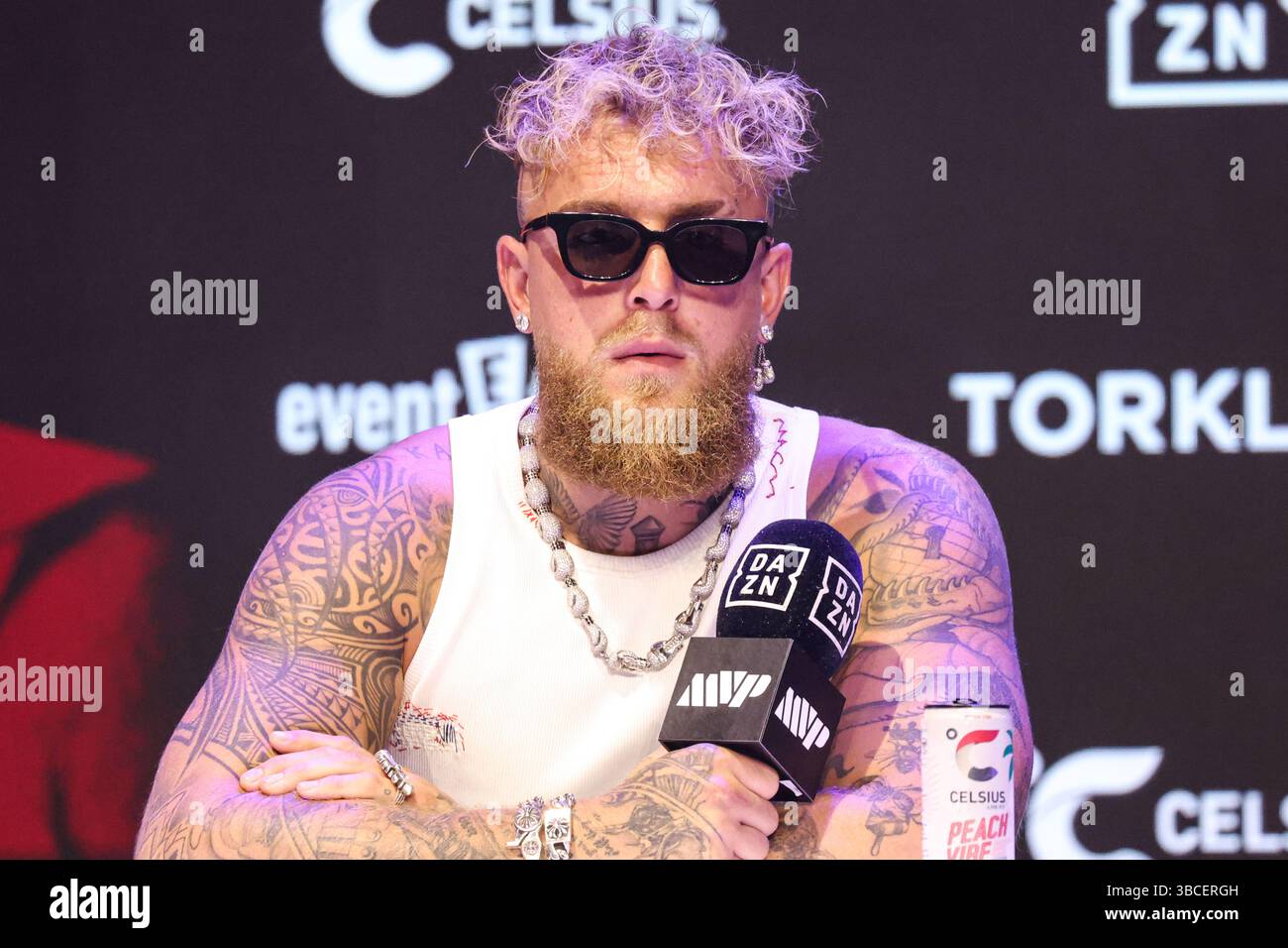 HOLLYWOOD, LOS ANGELES, CALIFORNIA, USA - MAY 14: American professional ...