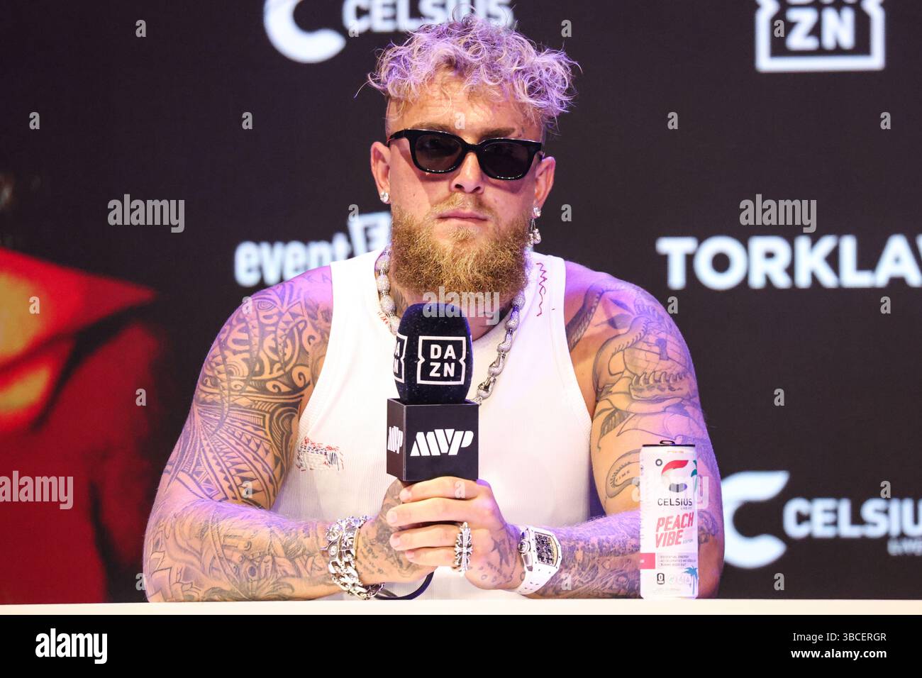 HOLLYWOOD, LOS ANGELES, CALIFORNIA, USA - MAY 14: American professional ...