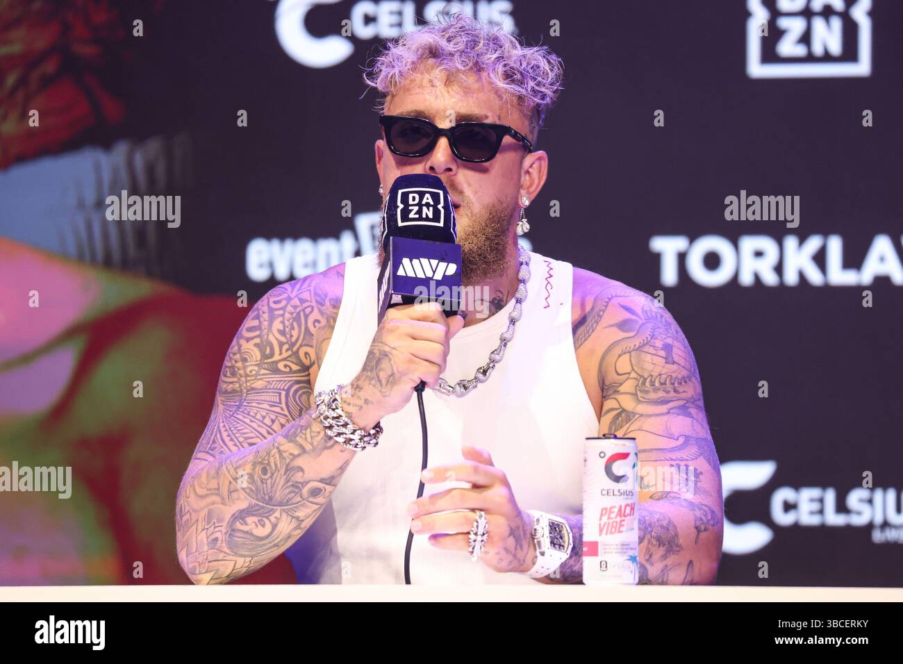 HOLLYWOOD, LOS ANGELES, CALIFORNIA, USA - MAY 14: American professional ...