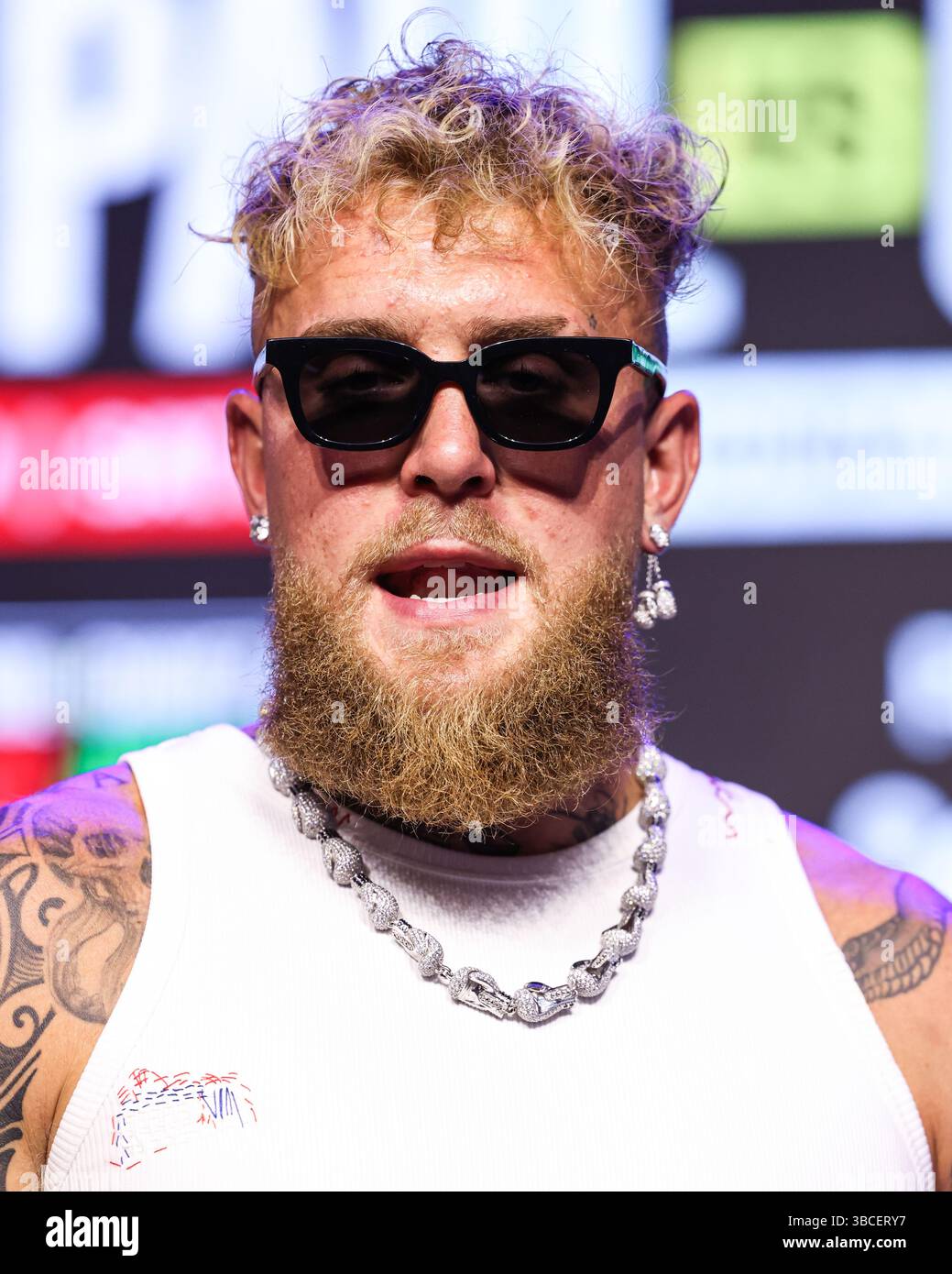 HOLLYWOOD, LOS ANGELES, CALIFORNIA, USA - MAY 14: American professional ...