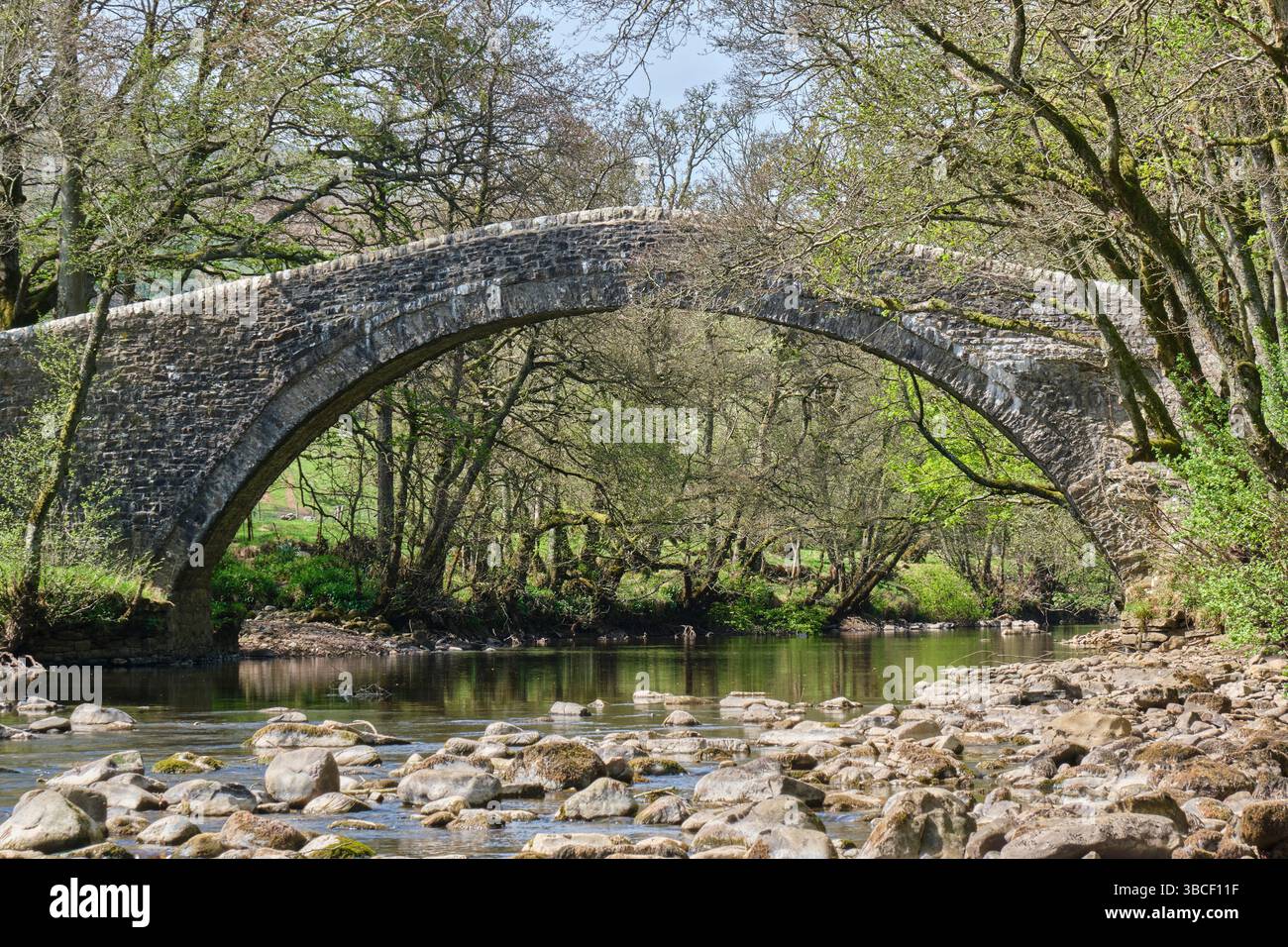 Bridge river swale hi-res stock photography and images - Alamy