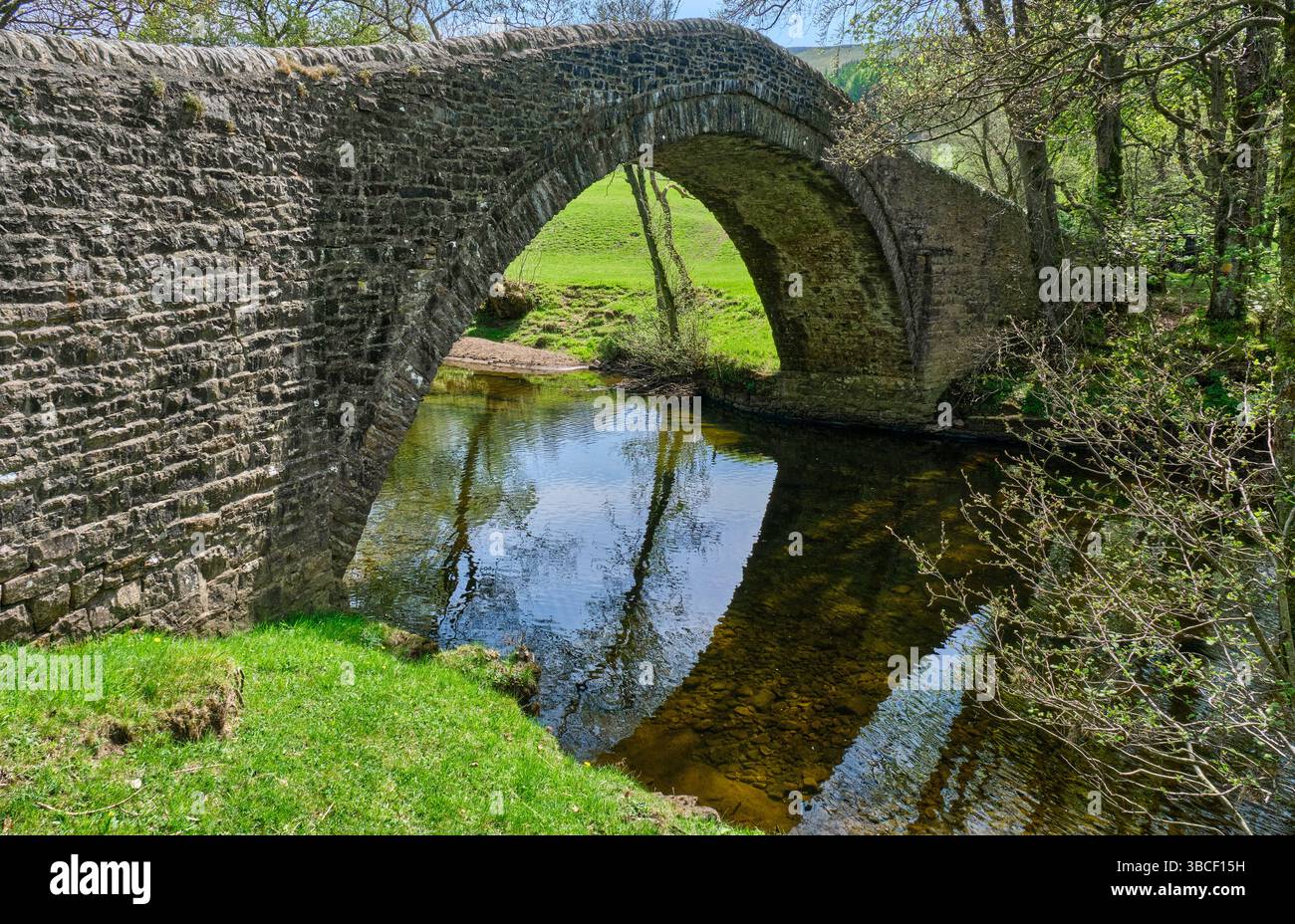 Bridge river swale hi-res stock photography and images - Alamy