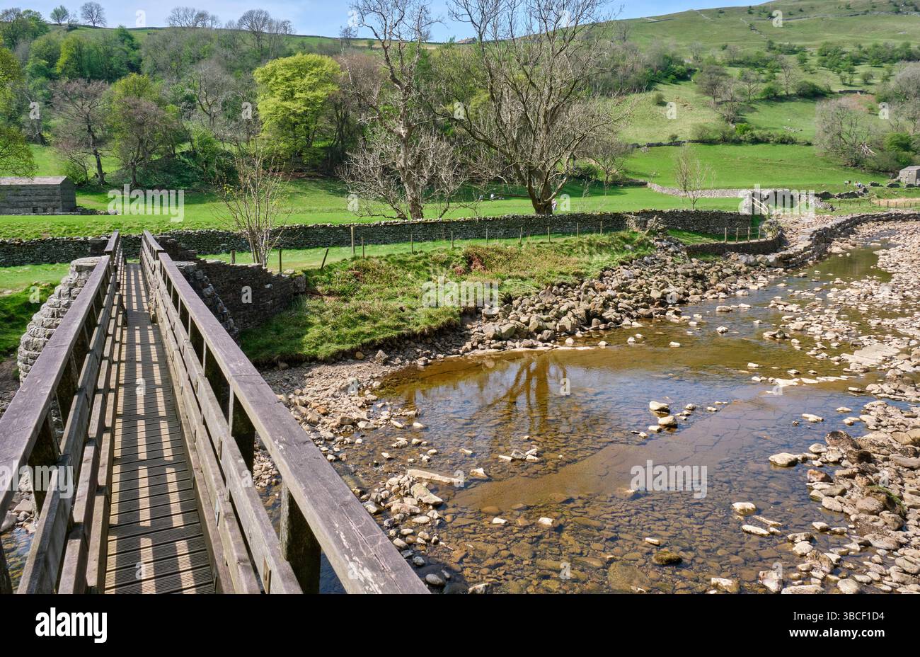 Bridge river swale hi-res stock photography and images - Alamy