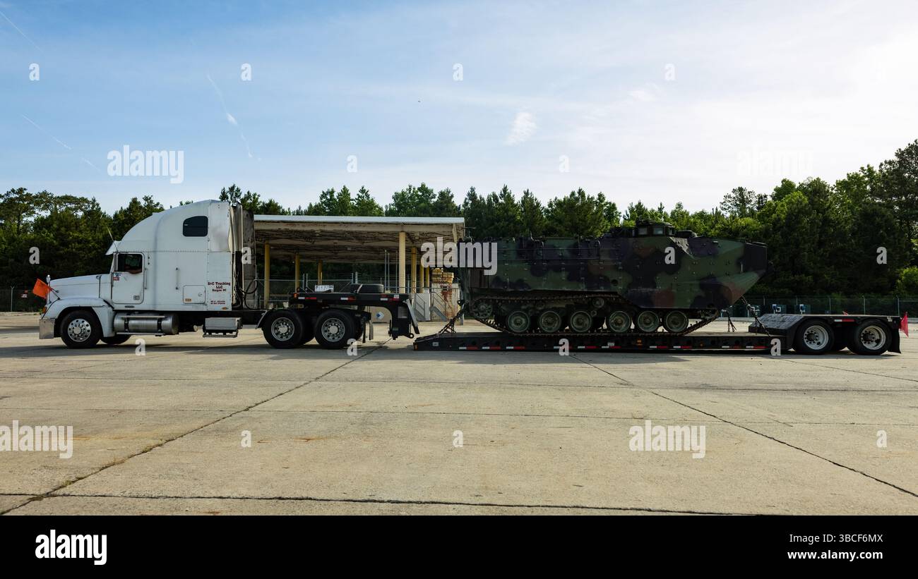 A U.S. Marine Corps Assault Amphibious Vehicle-P7/A1 with 2d Assault ...