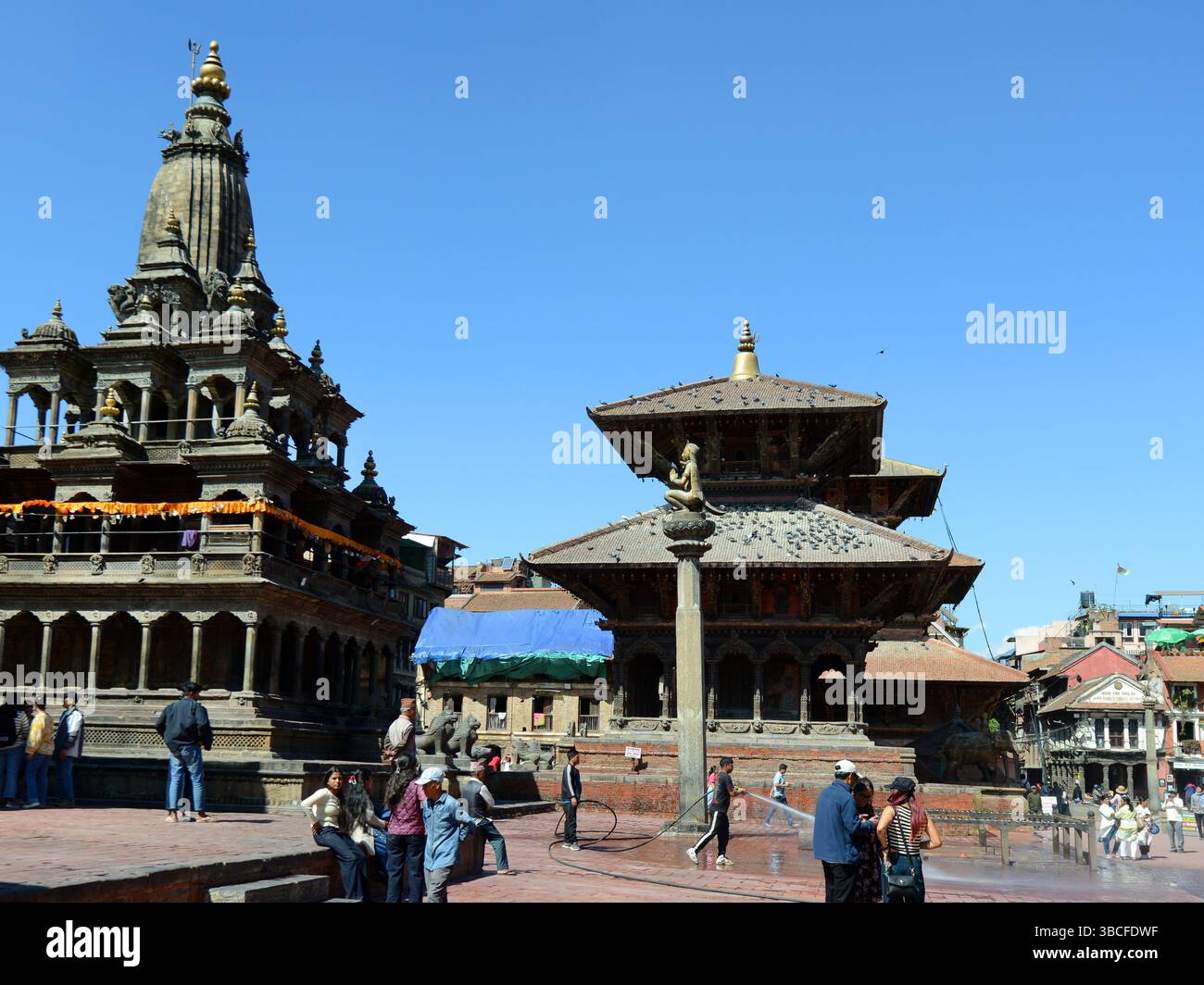 Krishna mandir temple hi-res stock photography and images - Alamy