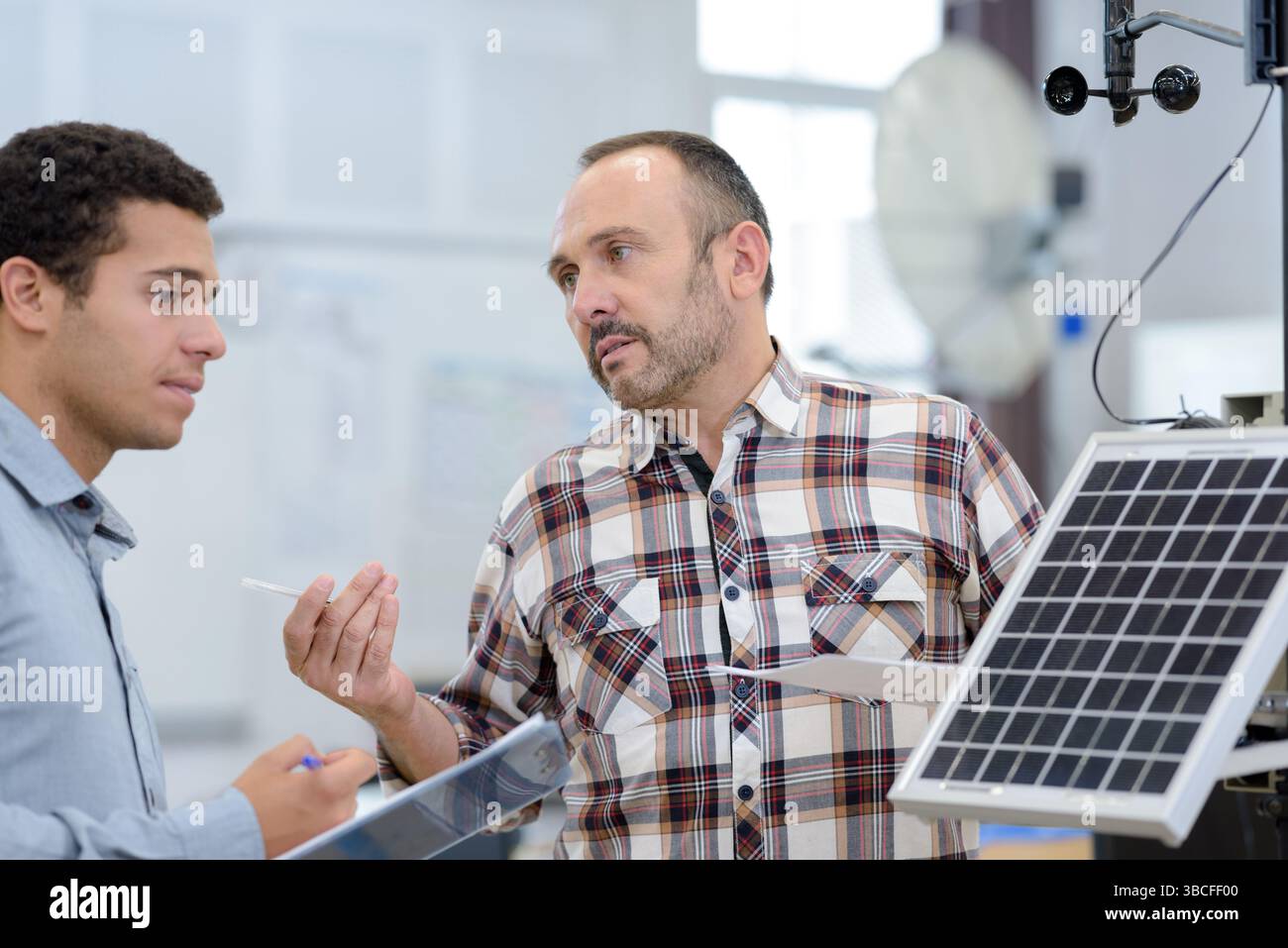 Solar panel factory robotic hi-res stock photography and images - Alamy