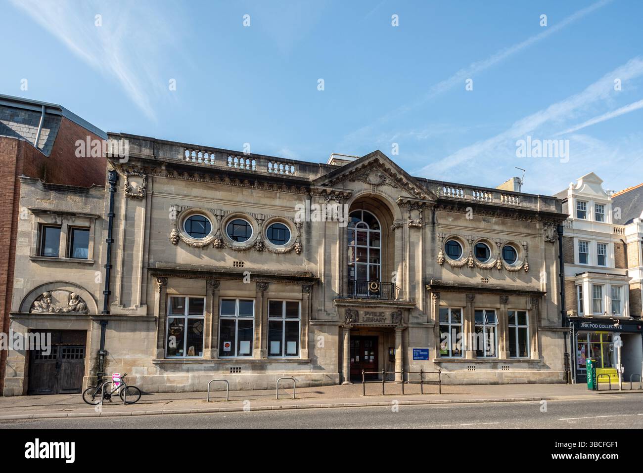 Hove, May 20th 2025: Hove Library Stock Photo - Alamy