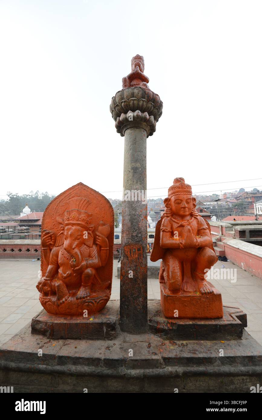 Ganesha and Garuda statues at the Pashupatinath temple in Kathmandu ...