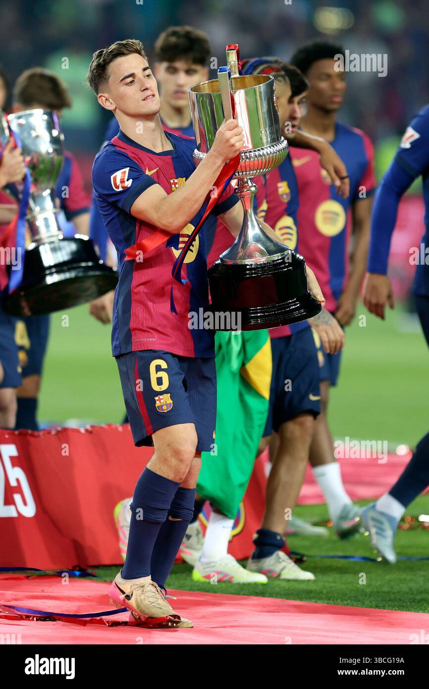 Barcelona, Spain. 18th, May 2025. Gavi (6) and his team mates of FC ...
