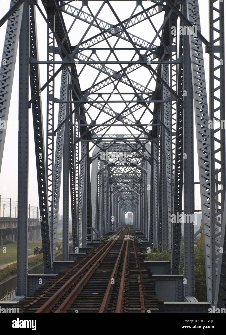 Remains old iron truss hi-res stock photography and images - Alamy