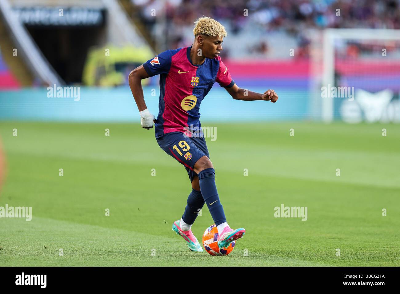 Barcelona, Spain. 18th, May 2025. Lamine Yamal (19) of FC Barcelona ...