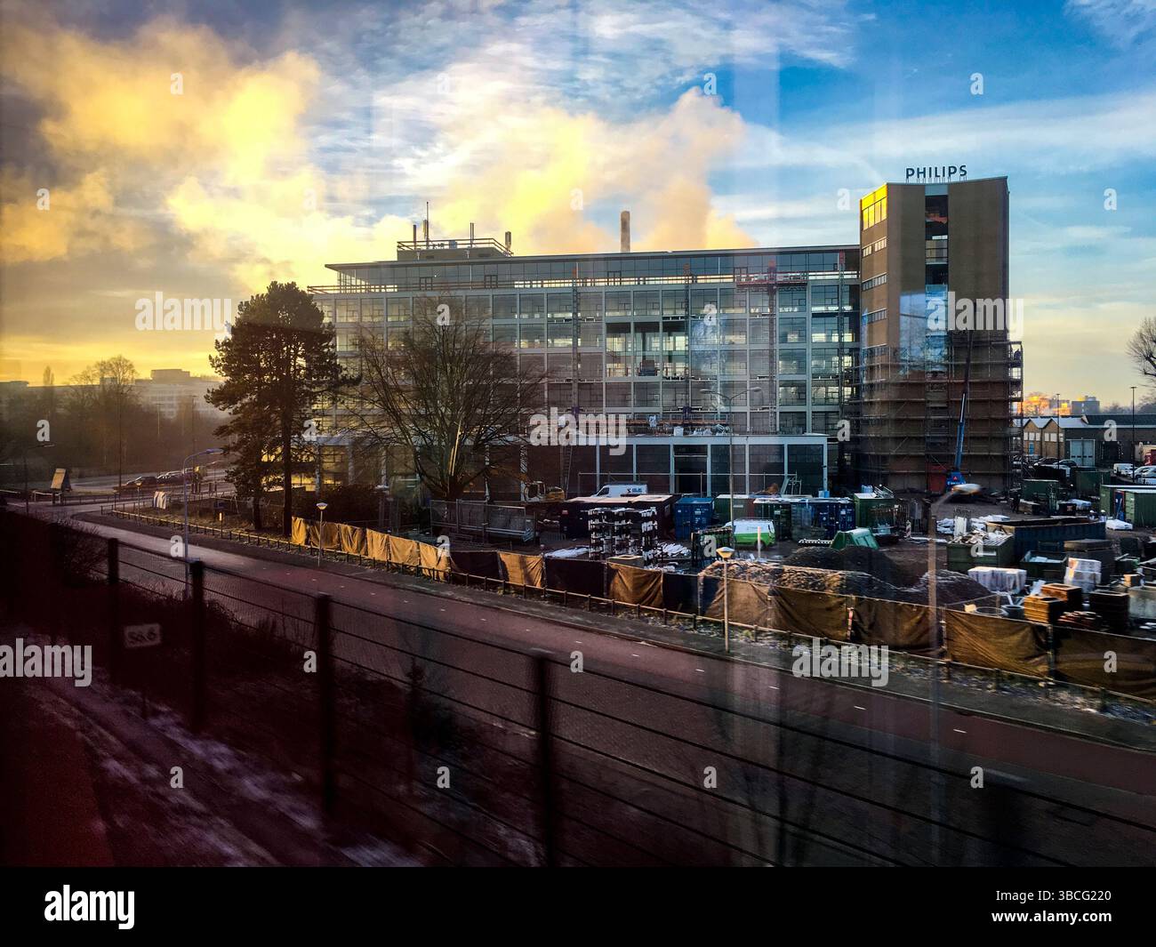 Philips electronics factory hi-res stock photography and images - Alamy