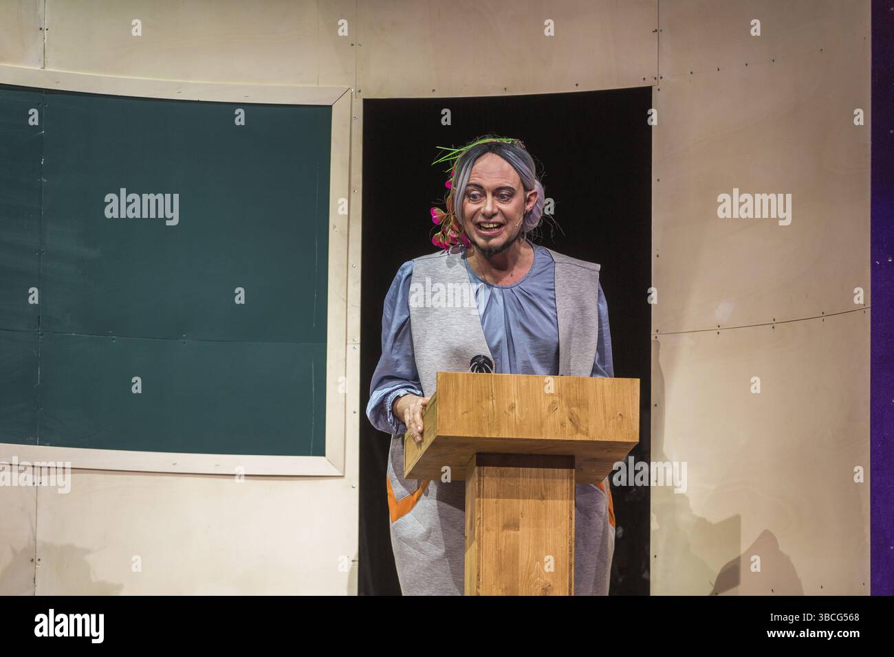 Performers:inside: Jona James Aulepp, Sila Davulcu, Malte Goebel, Kaey ...