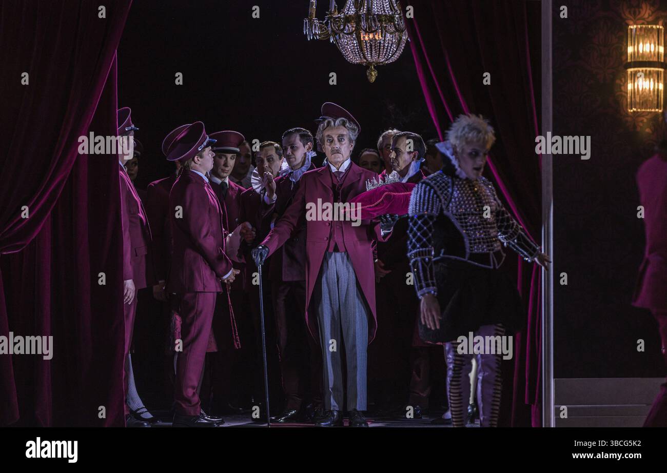 Hamlet' by Ambroise Thomas is an almost 150-year-old opera based on the ...