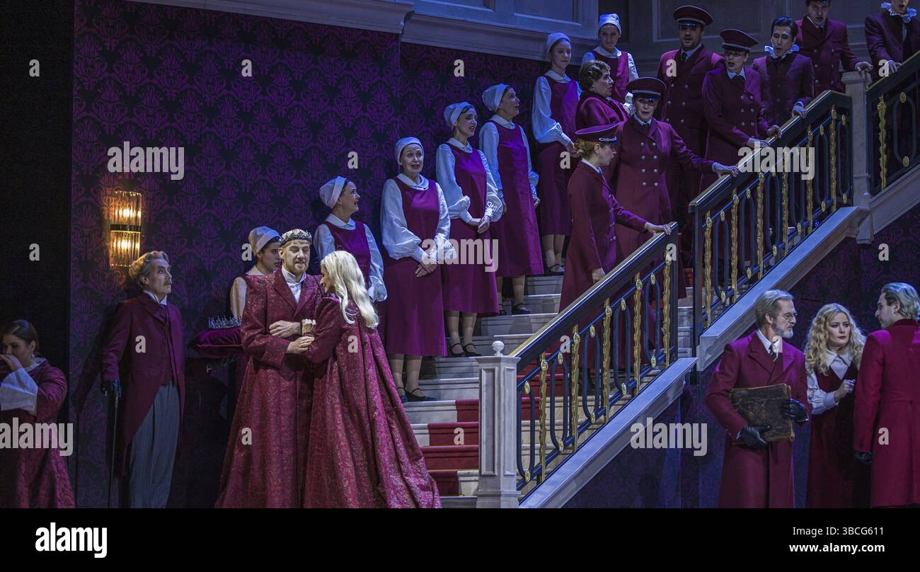 Hamlet' by Ambroise Thomas is an almost 150-year-old opera based on the ...