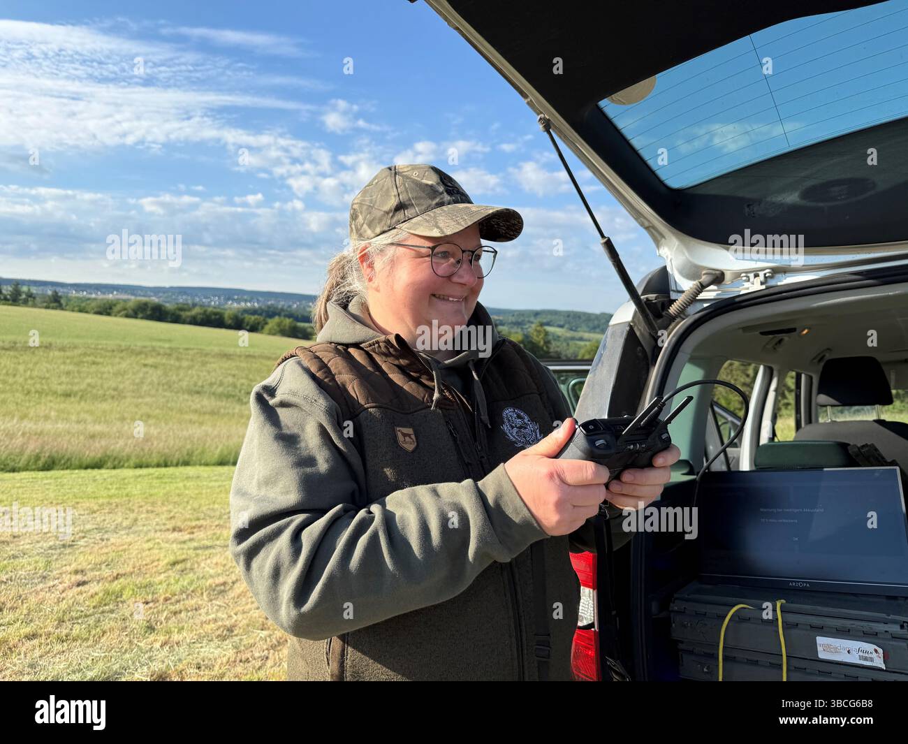 PRODUCTION - 20 May 2025, Rhineland-Palatinate, Waldrach: Kirsten ...
