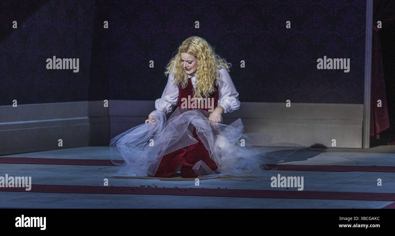 Hamlet' by Ambroise Thomas is an almost 150-year-old opera based on the ...