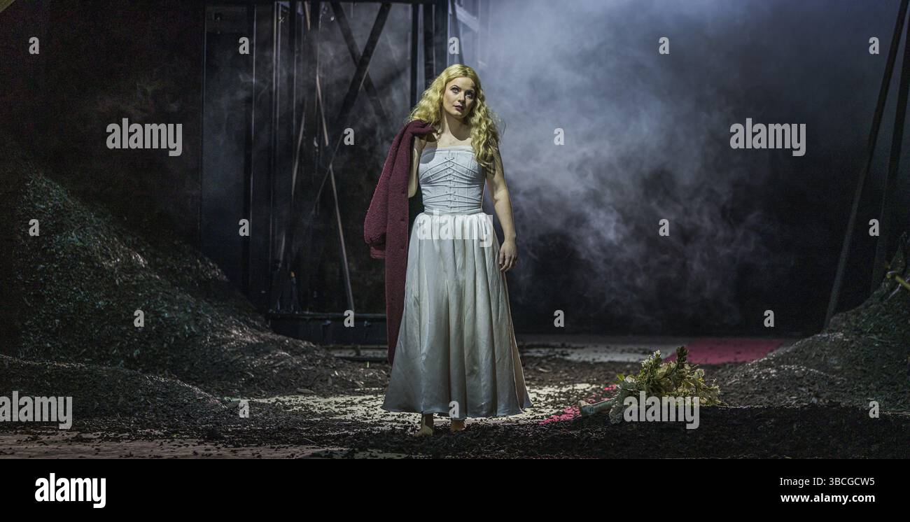 Hamlet' by Ambroise Thomas is an almost 150-year-old opera based on the ...