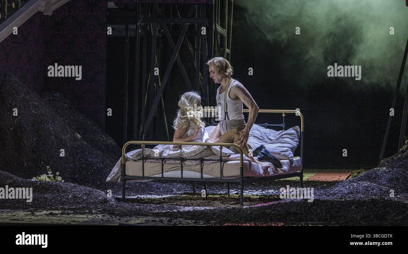 Hamlet' by Ambroise Thomas is an almost 150-year-old opera based on the ...